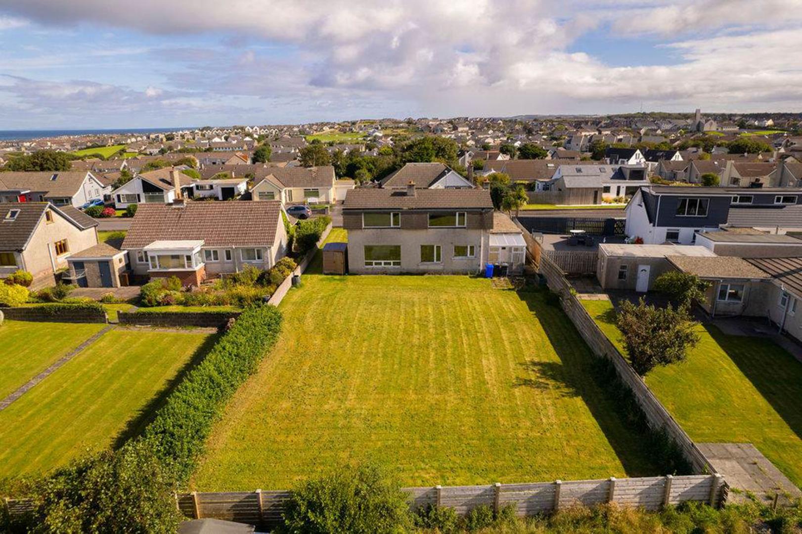 1 Seaview Drive, Portstewart, BT55 7JX - SSTC - Homepage Estate Agents ...